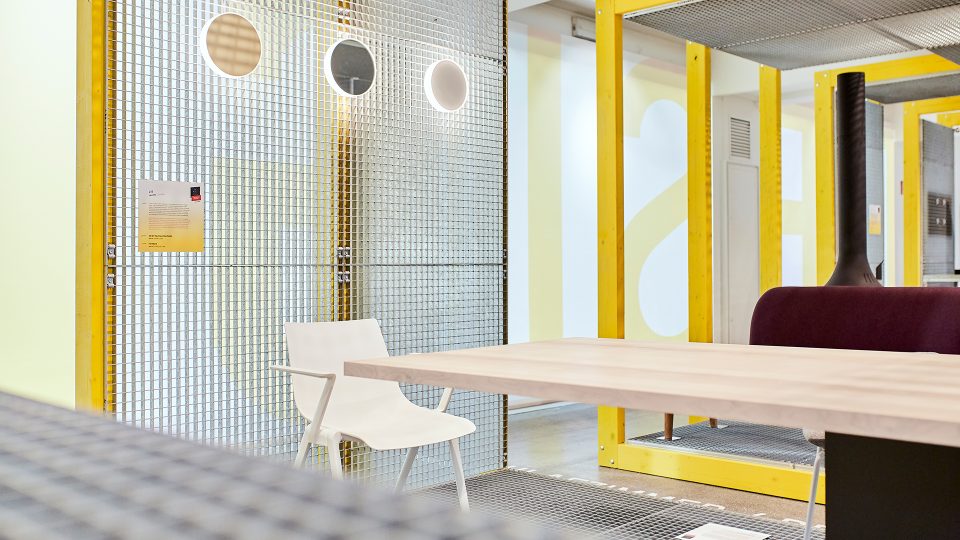 Framed Fame - SIMPLE